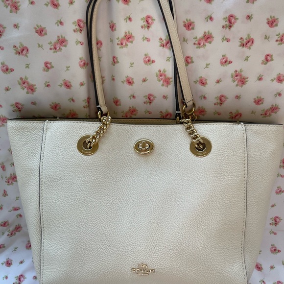 Coach | Bags | Coach Cream Tote With Gold Chain Details | Poshmark